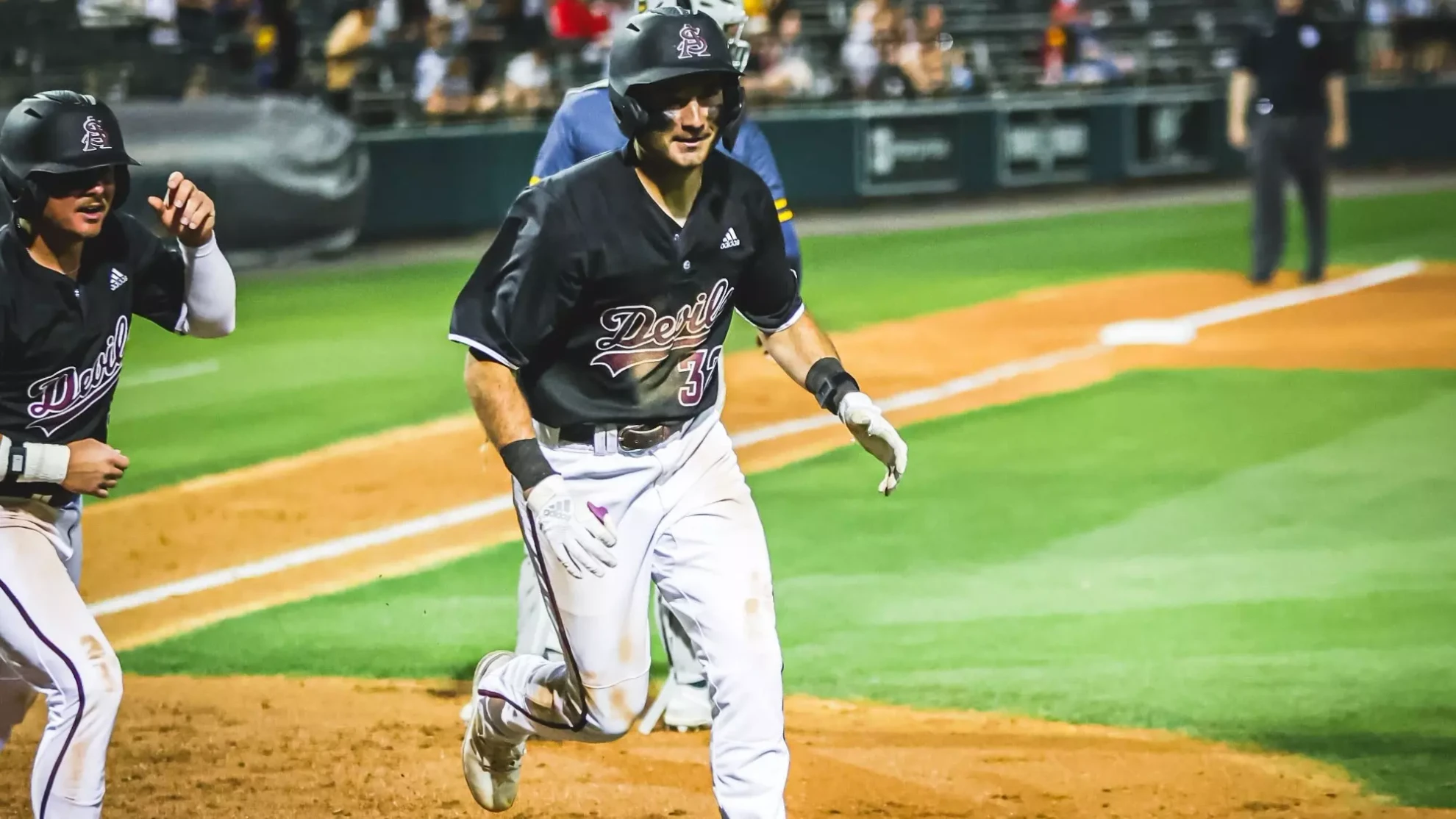 Baseball Withstands Cal Rally to Take Series - Sun Devil Athletics