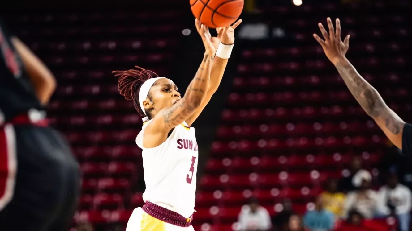 She's Back! Tyi Skinner Scores a Career-High 30 Points in WBB's Win ...