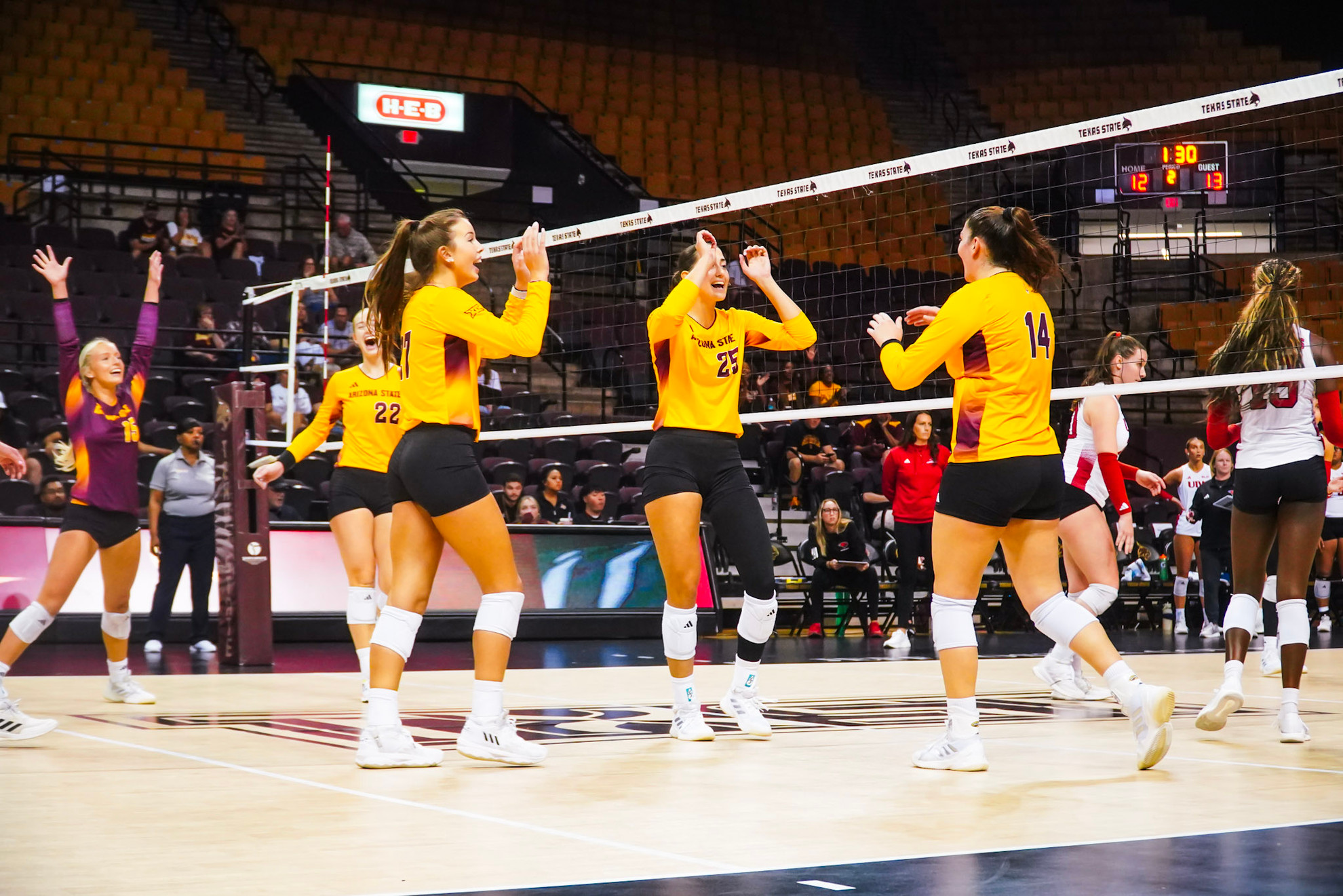 Outsides earn double-doubles in #9 volleyball’s sweep of Incarnate Word ...